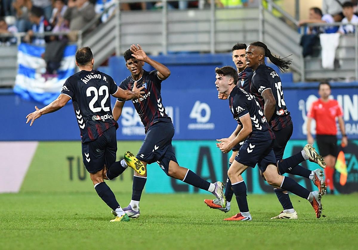 Adu Ares mantiene invicto el fortín del Eibar | El Diario Vasco